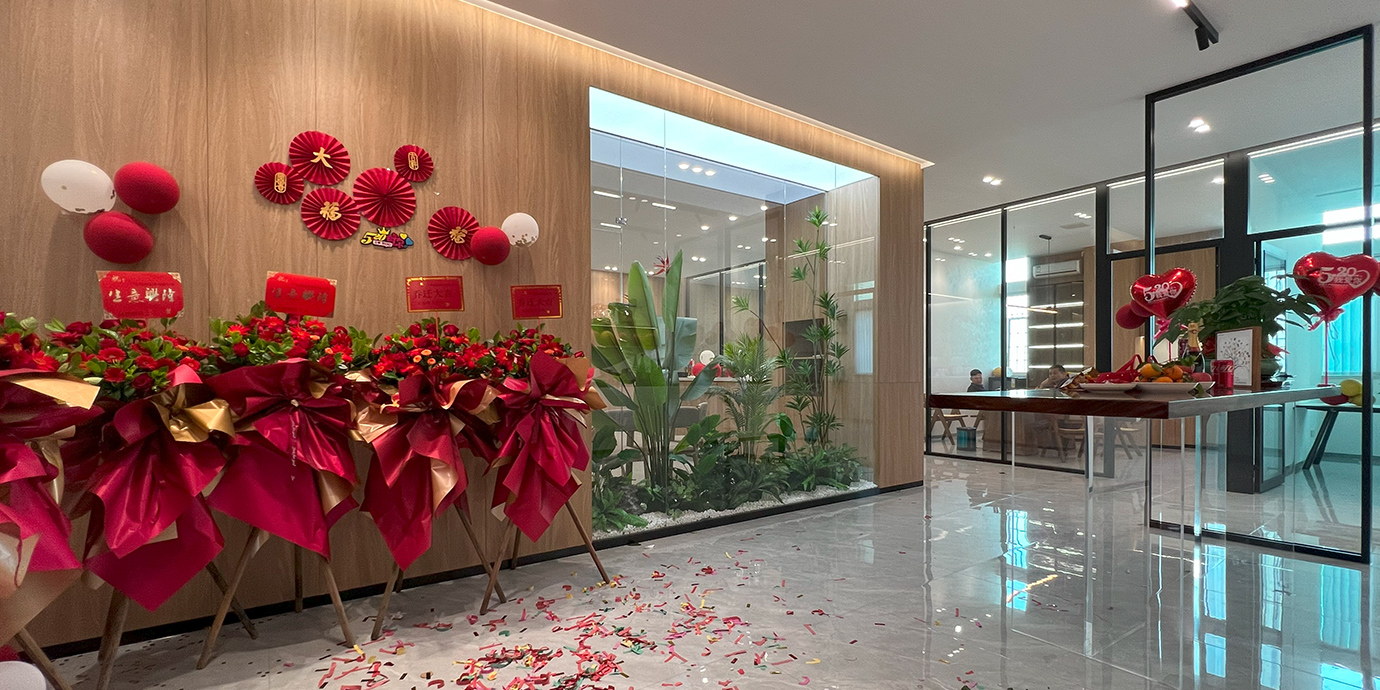 Guangdong Yinrun Industry Co.,Ltd. | RC TOYS,WATER BOTTLES